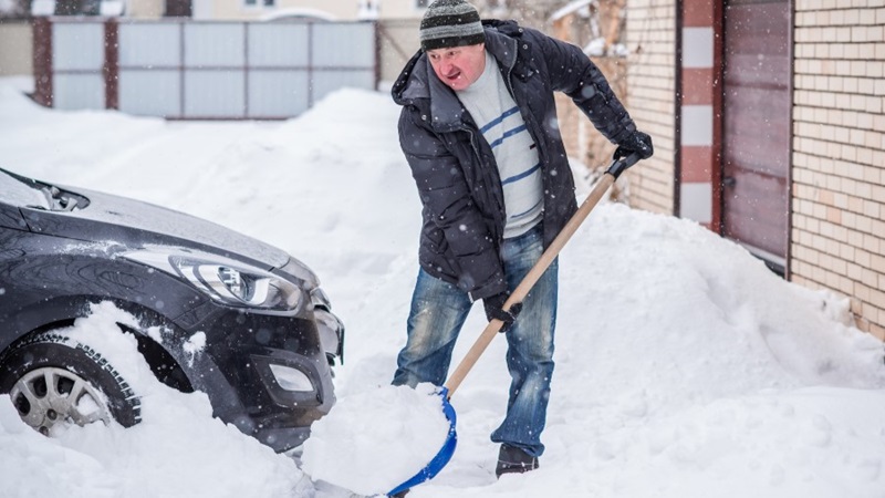 Can Shoveling Snow Cause a Heart Attack